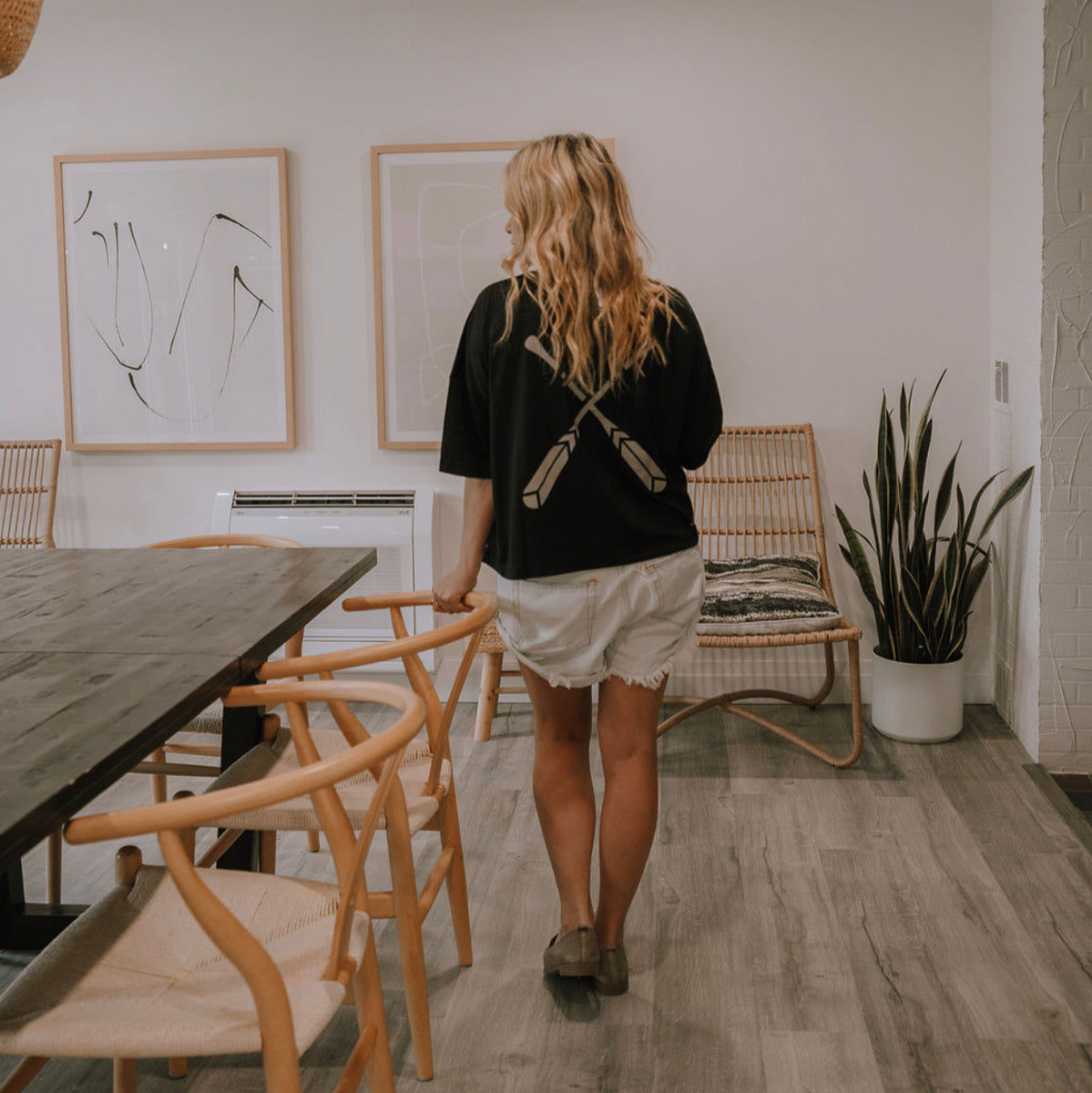 The Weekender Boxy Tee - She Paddled- Black – Canoe and Lake